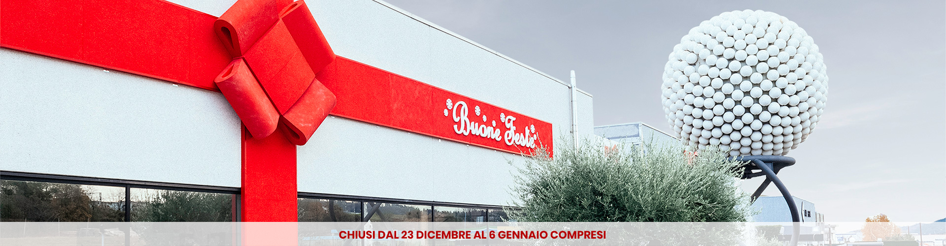 Imballaggi in polistirolo, polietilene e cartone. Scritte in ...